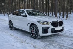White BMW X6 2021 in Vilnius, with an engine capacity of 2.99 L and mileage of 137 thousand km for 58500 €, photo  on AUTOMOTO.COM.LV