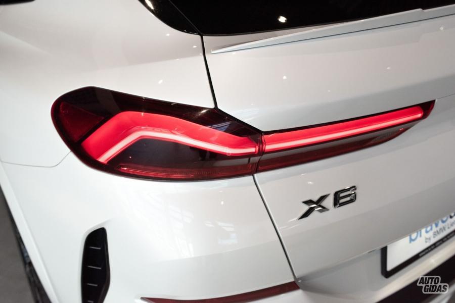 Balts BMW X6 2021 Kauņa, ar dzinēja tilpumu 3.00 L un nobraukumu 121 tūkst. km par 56771 €, foto 8 vietnē AUTOMOTO.COM.LV