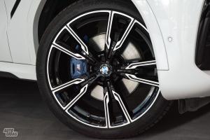 Balts BMW X6 2021 Kauņa, ar dzinēja tilpumu 3.00 L un nobraukumu 121 tūkst. km par 56771 €, foto 9 vietnē AUTOMOTO.COM.LV