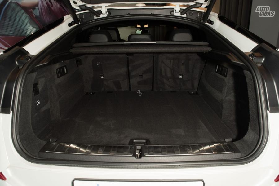 Balts BMW X6 2021 Kauņa, ar dzinēja tilpumu 3.00 L un nobraukumu 121 tūkst. km par 56771 €, foto 24 vietnē AUTOMOTO.COM.LV