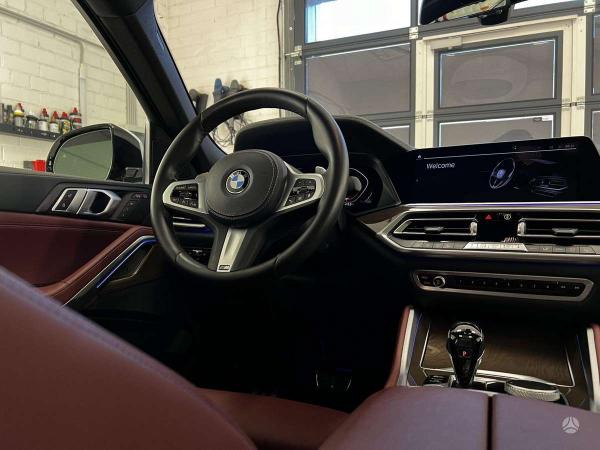 White BMW X6 2021 in Siauliai, with an engine capacity of 3.00 L and mileage of 55 thousand km for 41500 €, photo 10 on AUTOMOTO.COM.LV