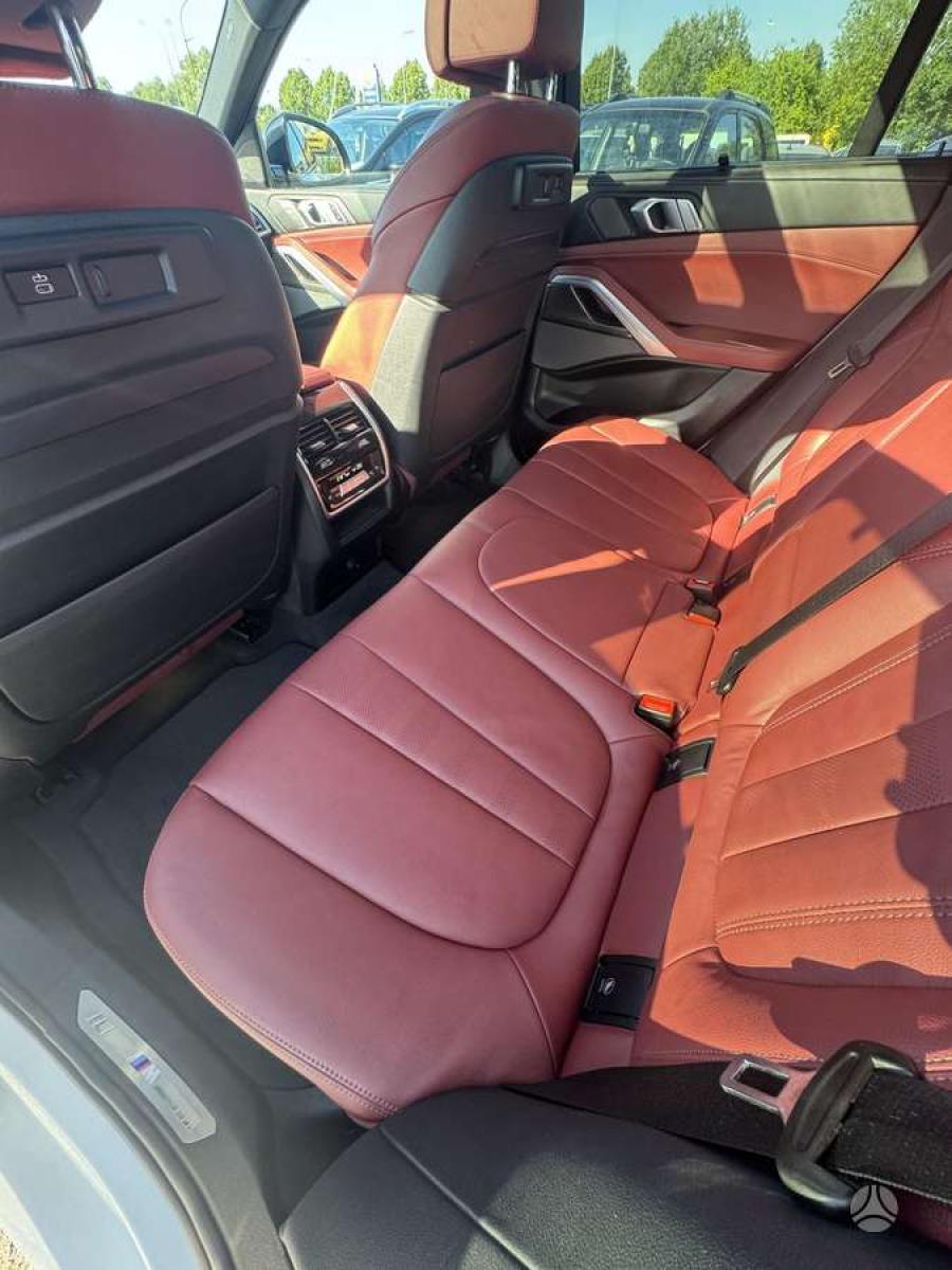White BMW X6 2021 in Klaipeda, with an engine capacity of 4.40 L and mileage of 58 thousand km for 52500 €, photo 8 on AUTOMOTO.COM.LV