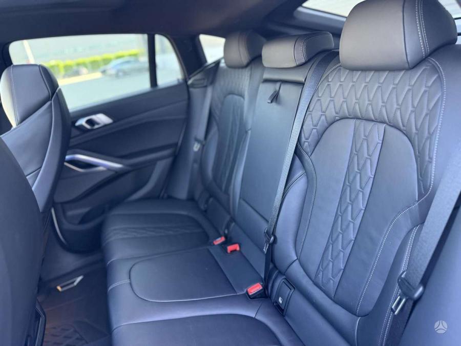 White BMW X6 2021 in Kaunas, with an engine capacity of 2.99 L and mileage of 64 thousand km for 54999 €, photo 16 on AUTOMOTO.COM.LV