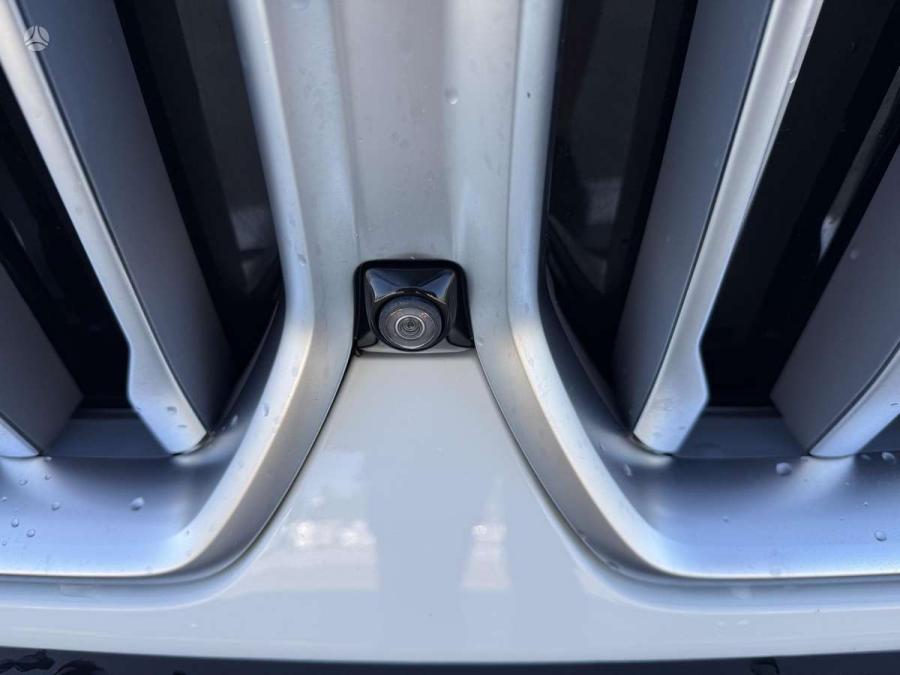 White BMW X6 2021 in Kaunas, with an engine capacity of 2.99 L and mileage of 64 thousand km for 54999 €, photo 27 on AUTOMOTO.COM.LV