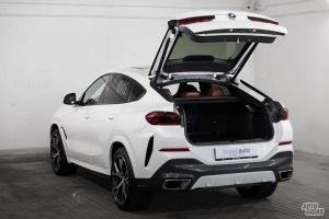 Balts BMW X6 2022 Viļņa, ar dzinēja tilpumu 3.00 L un nobraukumu 107 tūkst. km par 58491 €, foto 13 vietnē AUTOMOTO.COM.LV