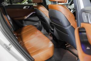 Balts BMW X6 2022 Viļņa, ar dzinēja tilpumu 3.00 L un nobraukumu 107 tūkst. km par 58491 €, foto 24 vietnē AUTOMOTO.COM.LV