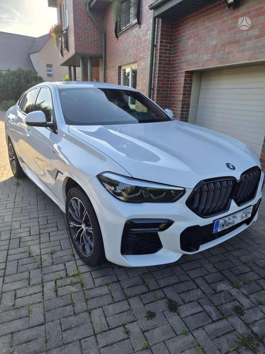 White BMW X6 2022 in Kaunas, with an engine capacity of 0.00 L and mileage of 126 thousand km for 51000 €, photo 1 on AUTOMOTO.COM.LV