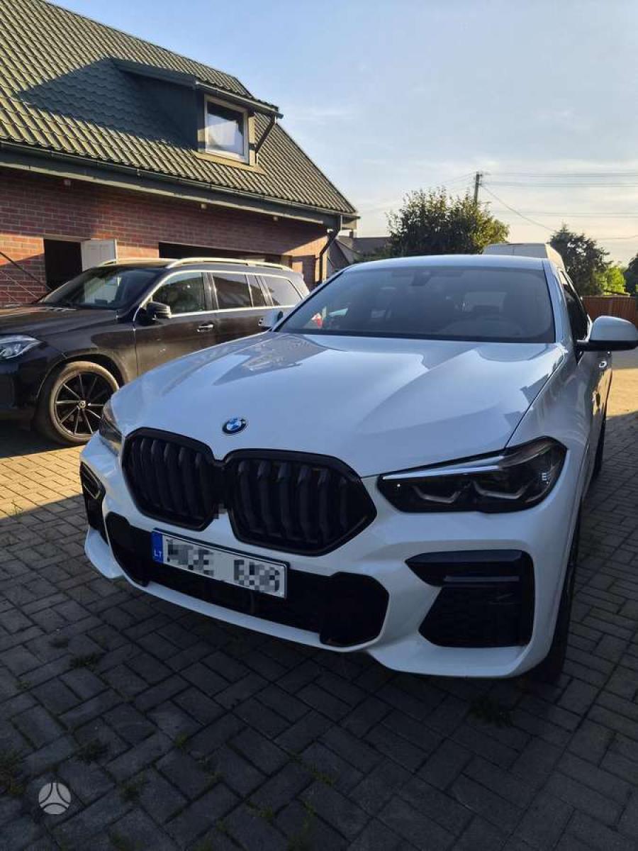 White BMW X6 2022 in Kaunas, with an engine capacity of 0.00 L and mileage of 126 thousand km for 51000 €, photo 3 on AUTOMOTO.COM.LV