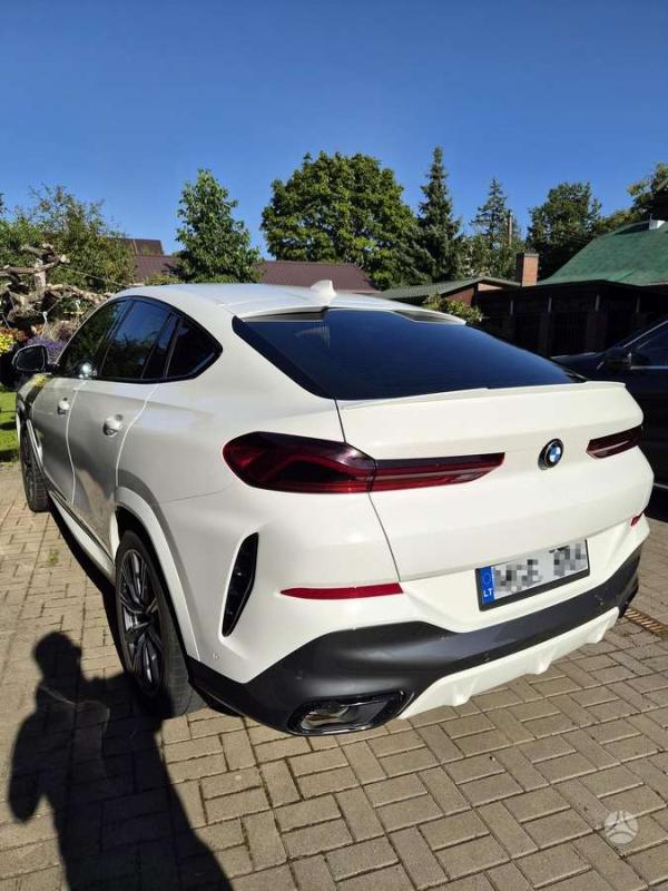 White BMW X6 2022 in Kaunas, with an engine capacity of 0.00 L and mileage of 126 thousand km for 51000 €, photo 8 on AUTOMOTO.COM.LV
