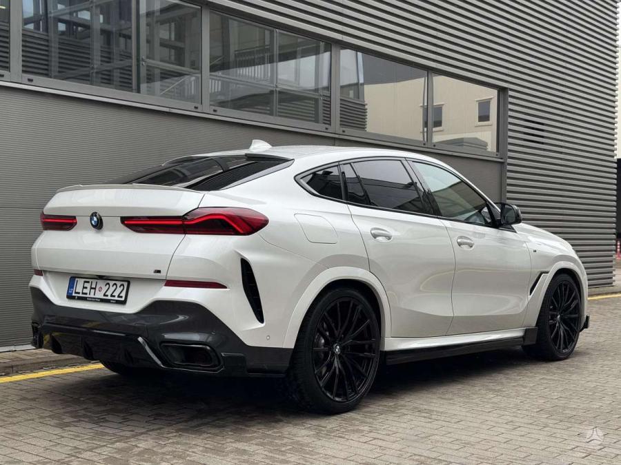 Balts BMW X6 2023 Viļņa, ar dzinēja tilpumu 2.99 L un nobraukumu 65 tūkst. km par 64222 €, foto 4 vietnē AUTOMOTO.COM.LV