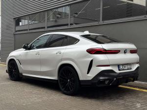 Balts BMW X6 2023 Viļņa, ar dzinēja tilpumu 2.99 L un nobraukumu 65 tūkst. km par 64222 €, foto 5 vietnē AUTOMOTO.COM.LV