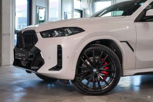 White BMW X6 2025 in Marijampole, with an engine capacity of 3.00 L and mileage of 20 thousand km for 82450 €, photo 7 on AUTOMOTO.COM.LV