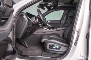 White BMW X6 2025 in Marijampole, with an engine capacity of 3.00 L and mileage of 20 thousand km for 82450 €, photo 25 on AUTOMOTO.COM.LV