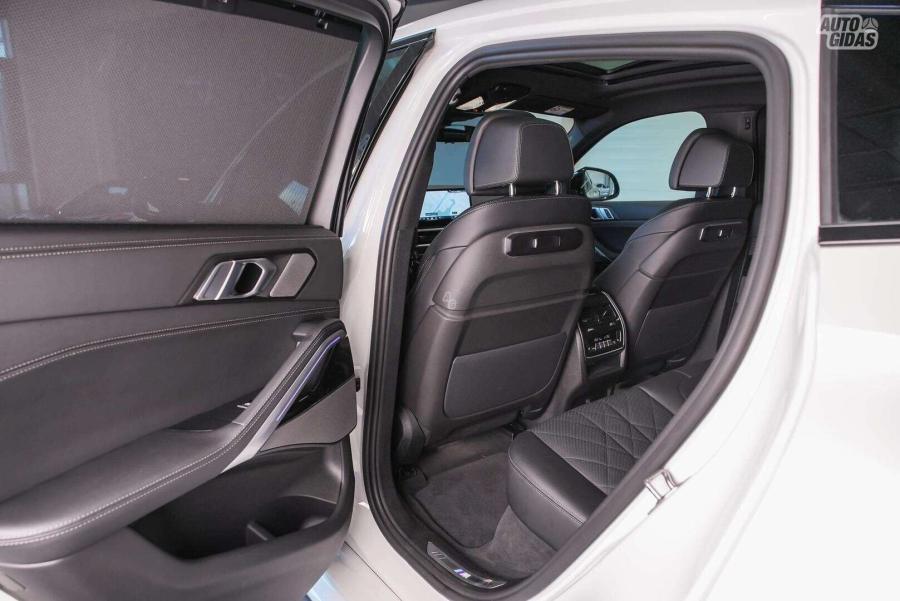 White BMW X6 2025 in Marijampole, with an engine capacity of 3.00 L and mileage of 20 thousand km for 82450 €, photo 34 on AUTOMOTO.COM.LV
