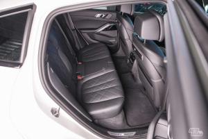 White BMW X6 2025 in Marijampole, with an engine capacity of 3.00 L and mileage of 20 thousand km for 82450 €, photo 38 on AUTOMOTO.COM.LV