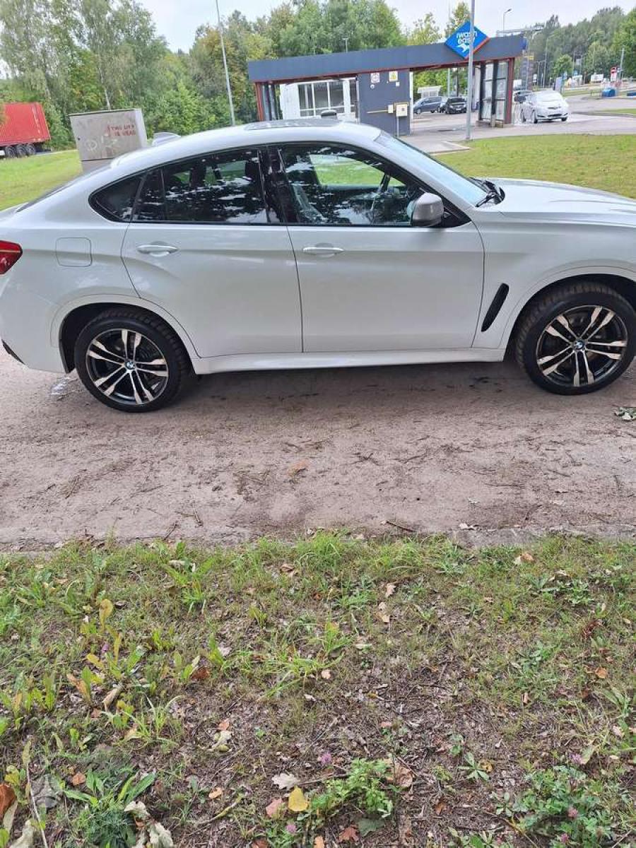 Balts BMW X6 2015 Joniškis, ar dzinēja tilpumu 3.00 L un nobraukumu 254 tūkst. km par 17995 €, foto 10 vietnē AUTOMOTO.COM.LV