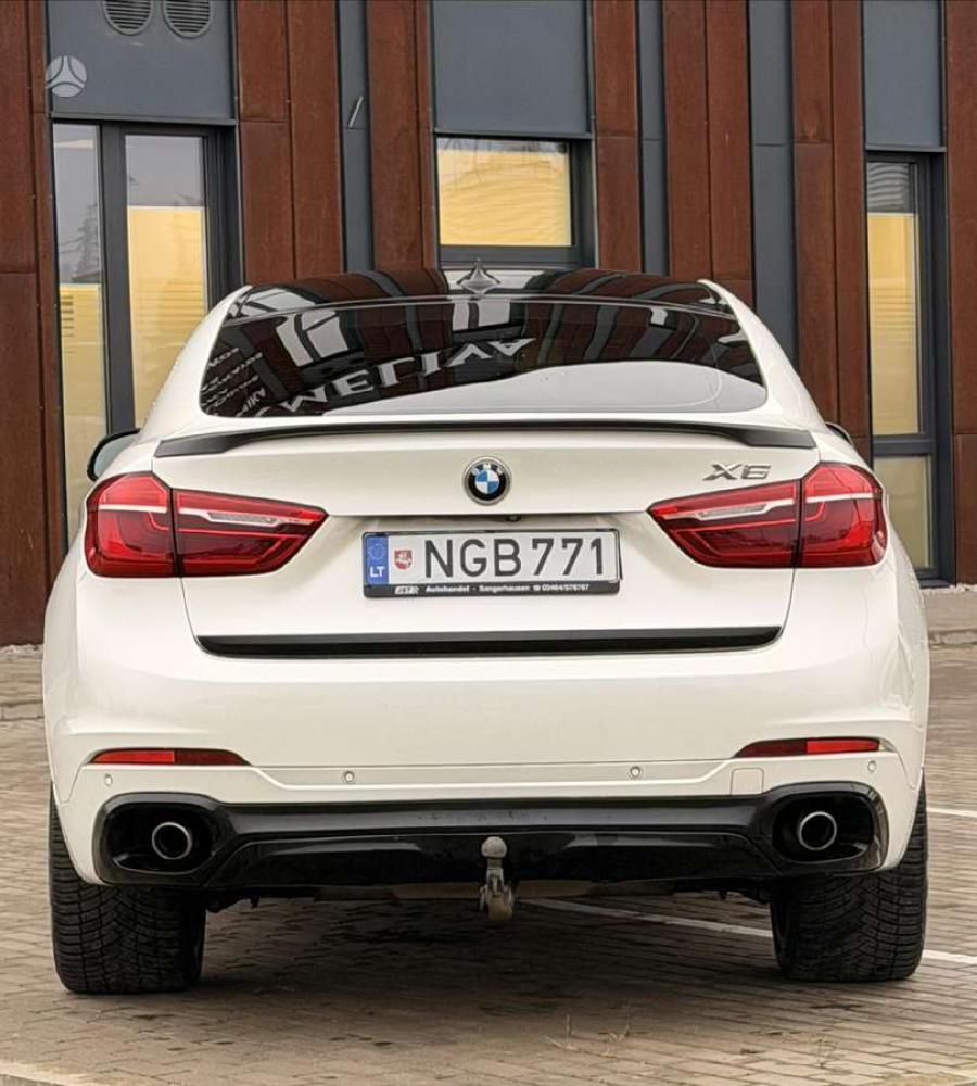 White BMW X6 2016 in Kaunas, with an engine capacity of 3.00 L and mileage of 153 thousand km for 24500 €, photo 5 on AUTOMOTO.COM.LV
