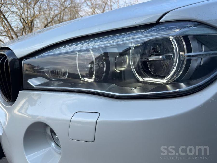 White BMW X6 2016 in Balvi, with an engine capacity of 3.00 L and mileage of 210 thousand km for 25900 €, photo 8 on AUTOMOTO.COM.LV