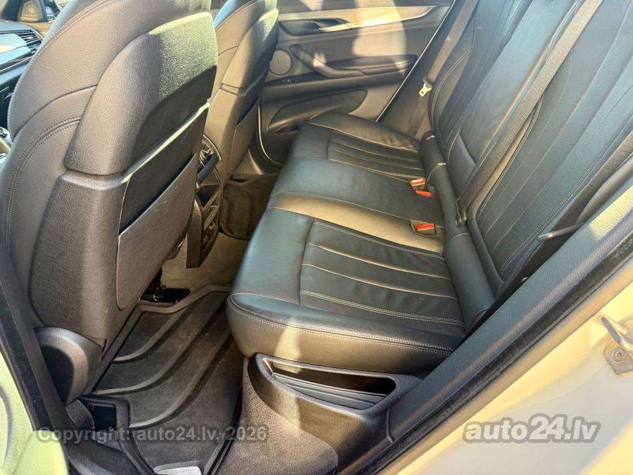 White BMW X6 2018 in Tallinn, with an engine capacity of 3.00 L and mileage of 120 thousand km for 32999 €, photo 13 on AUTOMOTO.COM.LV