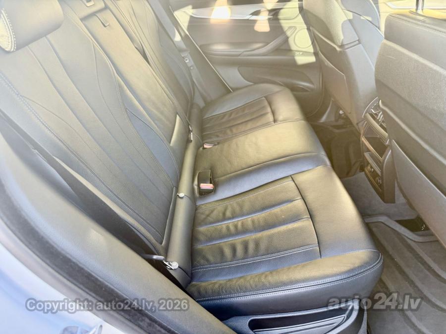White BMW X6 2018 in Tallinn, with an engine capacity of 3.00 L and mileage of 120 thousand km for 32999 €, photo 15 on AUTOMOTO.COM.LV