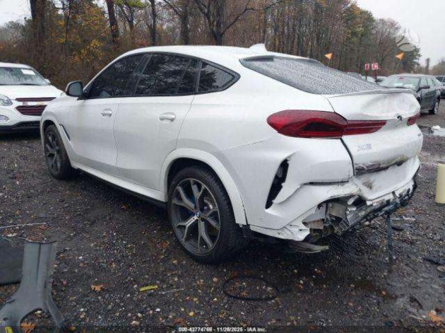 Yellow BMW X6 2021 in Klaipeda, with an engine capacity of 3.00 L and mileage of 74 thousand km for 32200 €, photo 3 on AUTOMOTO.COM.LV
