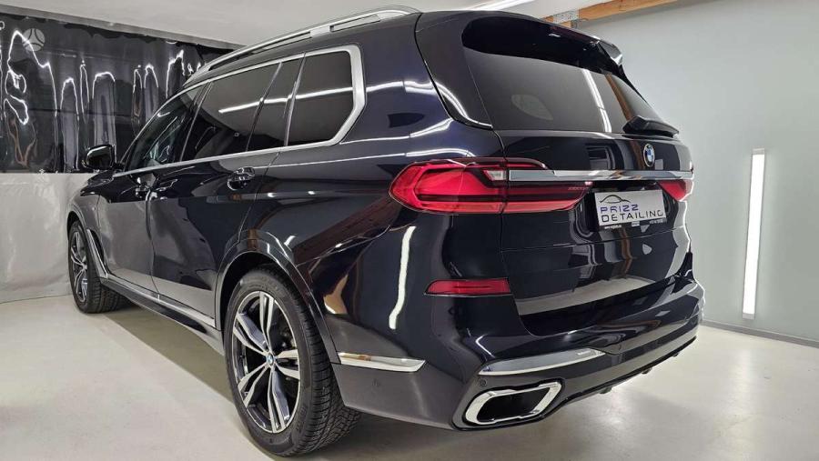 Melns BMW X7 2019 Tallina, ar dzinēja tilpumu 2.99 L un nobraukumu 65 tūkst. km par 72995 €, foto 4 vietnē AUTOMOTO.COM.LV