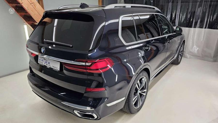 Melns BMW X7 2019 Tallina, ar dzinēja tilpumu 2.99 L un nobraukumu 65 tūkst. km par 72995 €, foto 5 vietnē AUTOMOTO.COM.LV