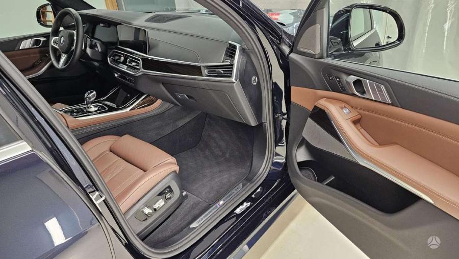 Melns BMW X7 2019 Tallina, ar dzinēja tilpumu 2.99 L un nobraukumu 65 tūkst. km par 72995 €, foto 11 vietnē AUTOMOTO.COM.LV