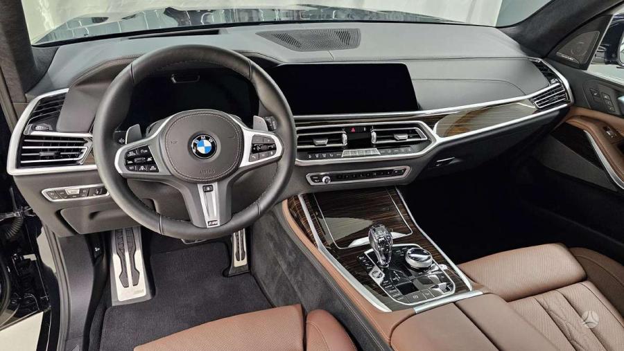 Melns BMW X7 2019 Tallina, ar dzinēja tilpumu 2.99 L un nobraukumu 65 tūkst. km par 72995 €, foto 16 vietnē AUTOMOTO.COM.LV