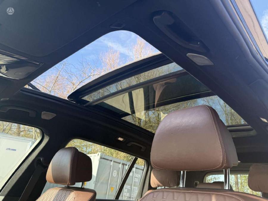Black BMW X7 2019 in Taurage, with an engine capacity of 2.99 L and mileage of 200 thousand km for 42900 €, photo 29 on AUTOMOTO.COM.LV