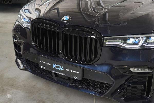 Black BMW X7 2019 in Kaunas, with an engine capacity of 2.99 L and mileage of 191 thousand km for 48950 €, photo 5 on AUTOMOTO.COM.LV