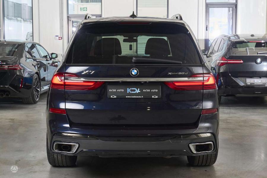 Black BMW X7 2019 in Kaunas, with an engine capacity of 2.99 L and mileage of 191 thousand km for 48950 €, photo 7 on AUTOMOTO.COM.LV