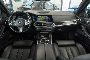 Black BMW X7 2019 in Kaunas, with an engine capacity of 2.99 L and mileage of 191 thousand km for 48950 €, photo 12 on AUTOMOTO.COM.LV