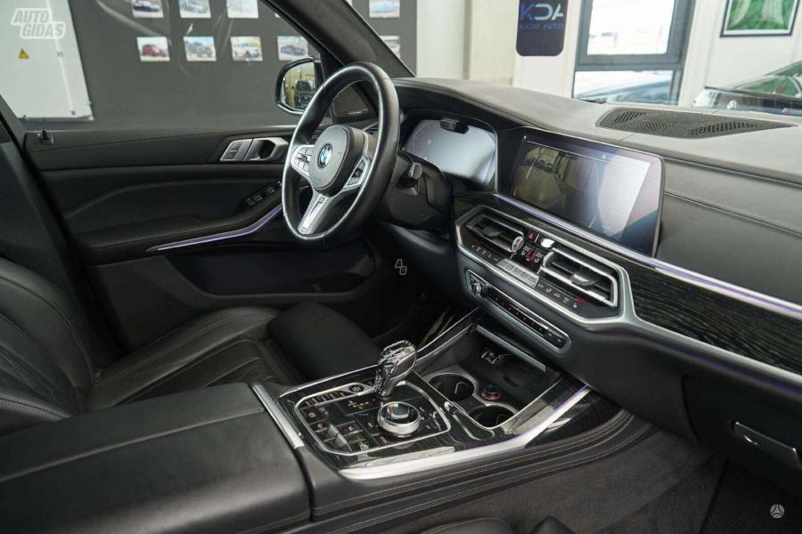 Melns BMW X7 2019 Marijampole, ar dzinēja tilpumu 3.00 L un nobraukumu 191 tūkst. km par 48950 €, foto 31 vietnē AUTOMOTO.COM.LV