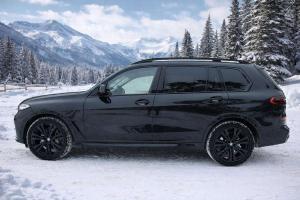 Black BMW X7 2019 in Tallinn, with an engine capacity of 4.40 L and mileage of 140 thousand km for 50000 €, photo 2 on AUTOMOTO.COM.LV