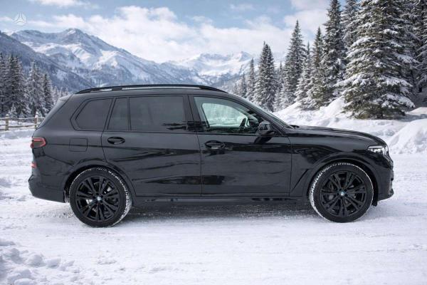 Melns BMW X7 2019 Tallina, ar dzinēja tilpumu 4.40 L un nobraukumu 140 tūkst. km par 50000 €, foto 6 vietnē AUTOMOTO.COM.LV