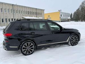 Melns BMW X7 2019 Tauragė, ar dzinēja tilpumu 2.99 L un nobraukumu 180 tūkst. km par 44500 €, foto 5 vietnē AUTOMOTO.COM.LV