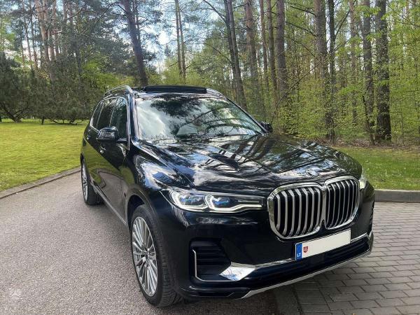 Black BMW X7 2019 in Vilnius, with an engine capacity of 3.00 L and mileage of 80 thousand km for 47900 €, photo 1 on AUTOMOTO.COM.LV