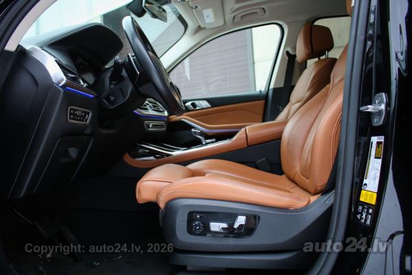 Black BMW X7 2019 in Tallinn, with an engine capacity of 4.40 L and mileage of 140 thousand km for 53000 €, photo 11 on AUTOMOTO.COM.LV