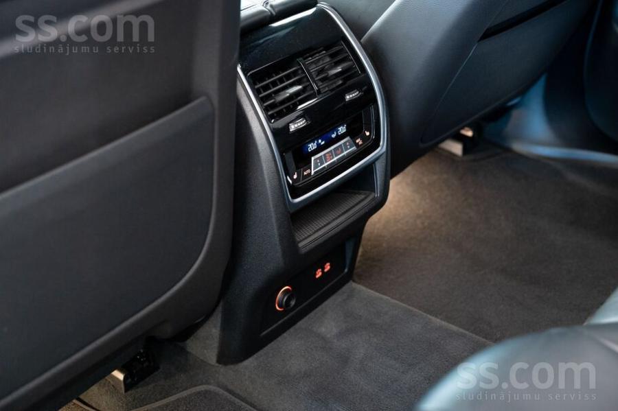 Melns BMW X7 2019 Rīga, ar dzinēja tilpumu 3.00 L un nobraukumu 271 tūkst. km par 43990 €, foto 20 vietnē AUTOMOTO.COM.LV