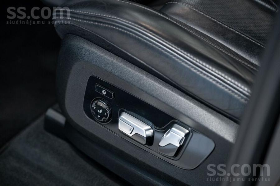 Melns BMW X7 2019 Rīga, ar dzinēja tilpumu 3.00 L un nobraukumu 271 tūkst. km par 43990 €, foto 23 vietnē AUTOMOTO.COM.LV