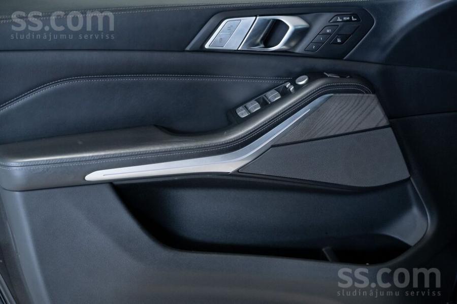 Melns BMW X7 2019 Rīga, ar dzinēja tilpumu 3.00 L un nobraukumu 271 tūkst. km par 43990 €, foto 24 vietnē AUTOMOTO.COM.LV