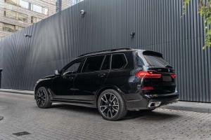 Черный БМВ X7 2019 в Вильнюс, объемом двигателя 3.00 л и пробегом 151 тыс. км за 49000 €, фото 5 на AUTOMOTO.COM.LV
