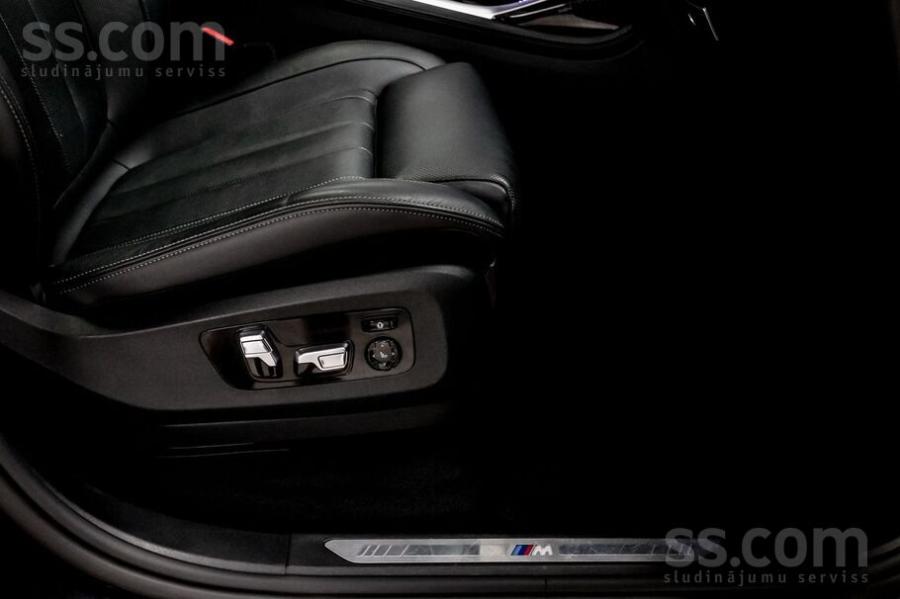 Black BMW X7 2019 in Tallinn, with an engine capacity of 3.00 L and mileage of 157 thousand km for 48000 €, photo 12 on AUTOMOTO.COM.LV