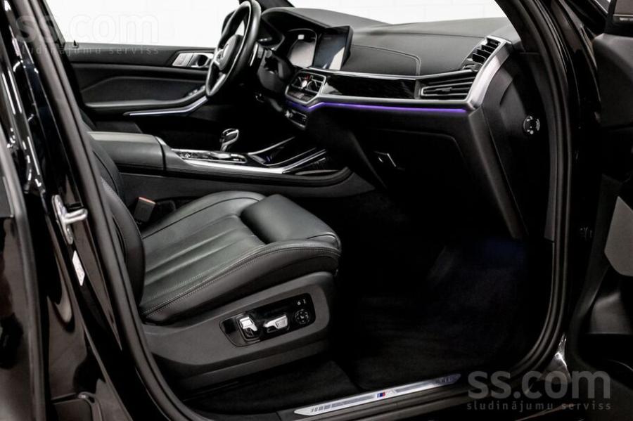 Black BMW X7 2019 in Tallinn, with an engine capacity of 3.00 L and mileage of 157 thousand km for 48000 €, photo 13 on AUTOMOTO.COM.LV