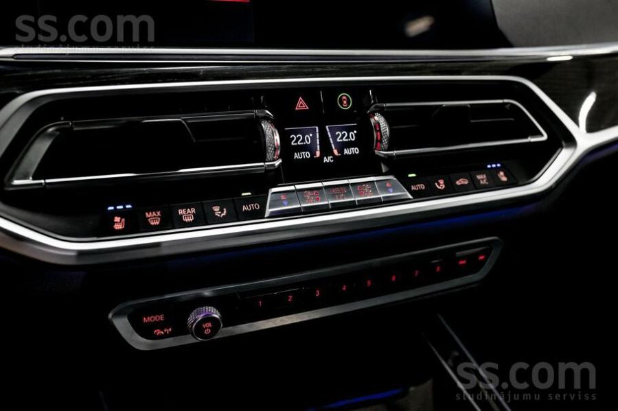 Black BMW X7 2019 in Tallinn, with an engine capacity of 3.00 L and mileage of 157 thousand km for 48000 €, photo 22 on AUTOMOTO.COM.LV