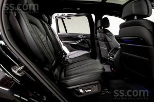 Black BMW X7 2019 in Tallinn, with an engine capacity of 3.00 L and mileage of 157 thousand km for 48000 €, photo 24 on AUTOMOTO.COM.LV