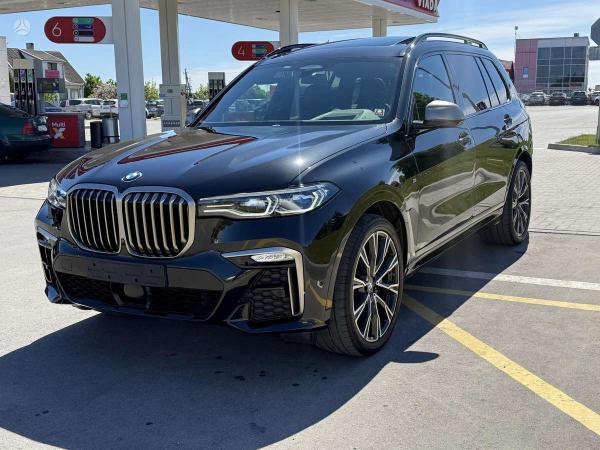 Black BMW X7 2019 in Taurage, with an engine capacity of 2.99 L and mileage of 190 thousand km for 42900 €, photo 2 on AUTOMOTO.COM.LV
