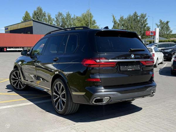 Black BMW X7 2019 in Taurage, with an engine capacity of 2.99 L and mileage of 190 thousand km for 42900 €, photo 7 on AUTOMOTO.COM.LV