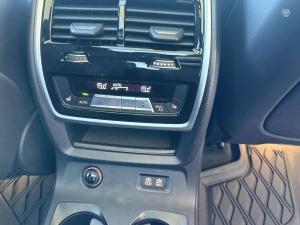 Melns BMW X7 2019 Tauragė, ar dzinēja tilpumu 2.99 L un nobraukumu 190 tūkst. km par 42900 €, foto 14 vietnē AUTOMOTO.COM.LV